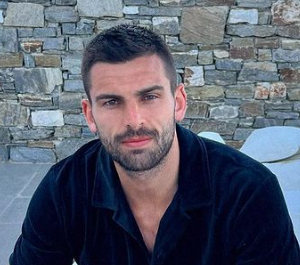 Who is Adam Collard from Love Island - Age, Job, Net Worth, Girlfriend